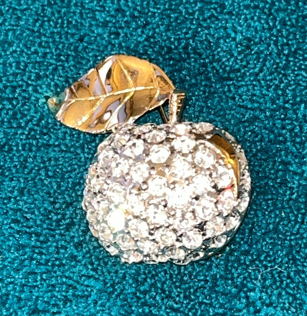 CAROLEE - Clear Crystal Encrusted Bright Gold Tone Apple Brooch - Etsy