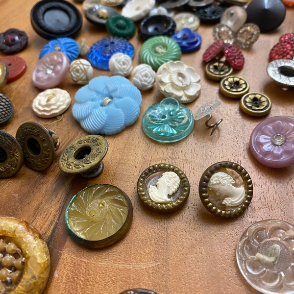 Vintage Buttons - Etsy Canada