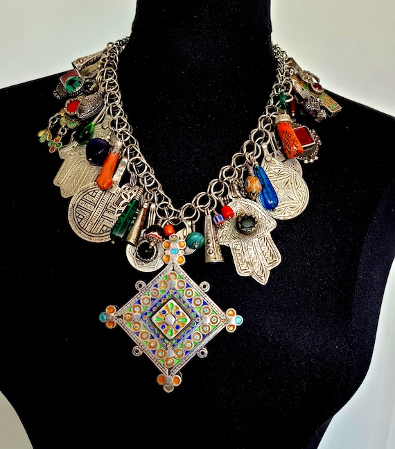 Old Amazigh Berber necklace in silver and various pen… - Gem