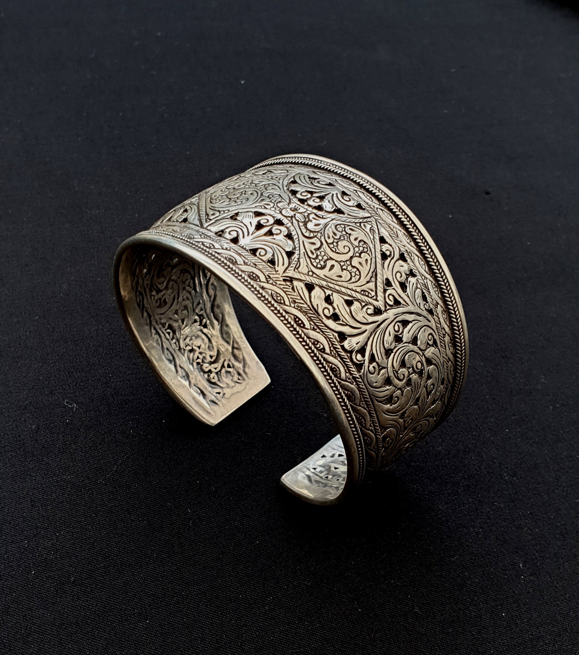 Open Chiseled Bracelet With Floral Motifs - Openwork in Silver - Punch ...