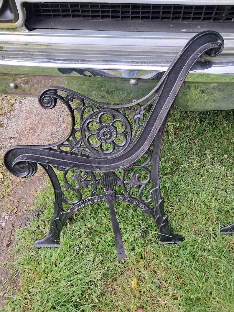 Ornate Vintage Victorian Cast Iron Garden Park Bench Side Legs Ends W ...