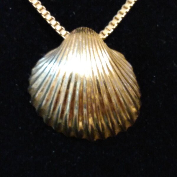 Clam Necklace - Etsy