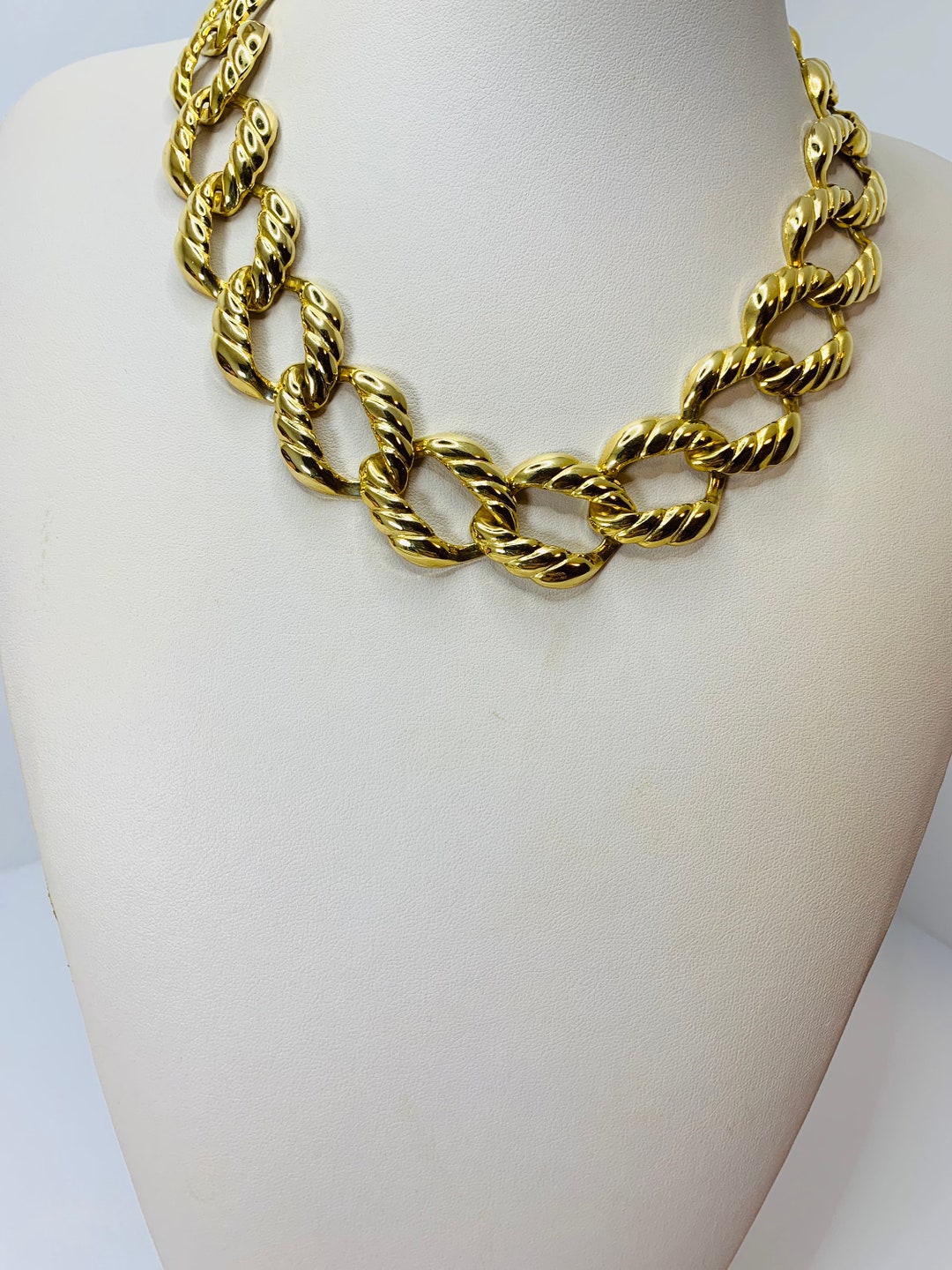 1990s Bold Links Collar Necklace. - Etsy