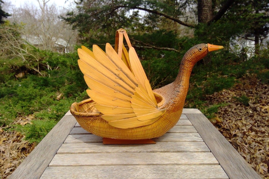 Vintage Zhejiang Wicker DUCK BASKET App 14 in Long Bamboo Goose Swan ...