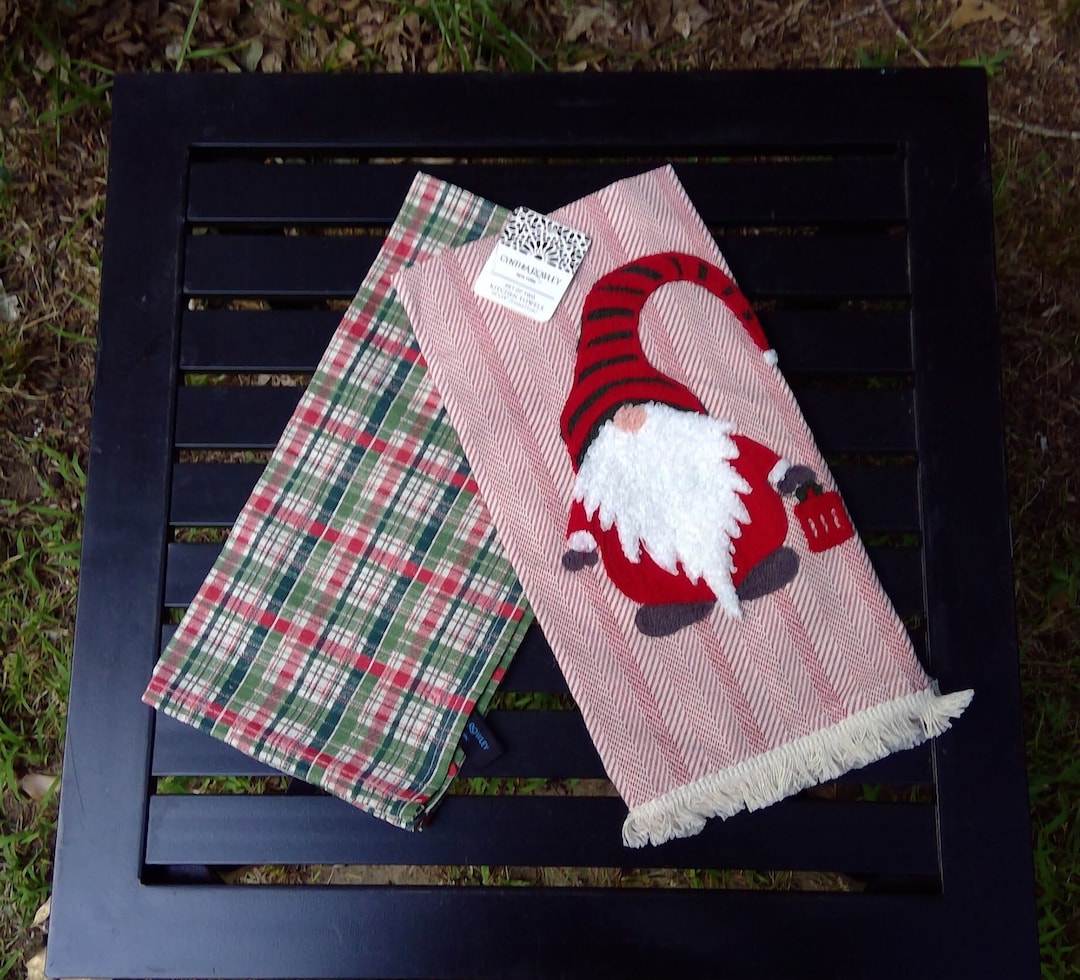 Vintage New Christmas FLUFFY BEARD Santa Dish TOWELS Cynthia Rowley ...