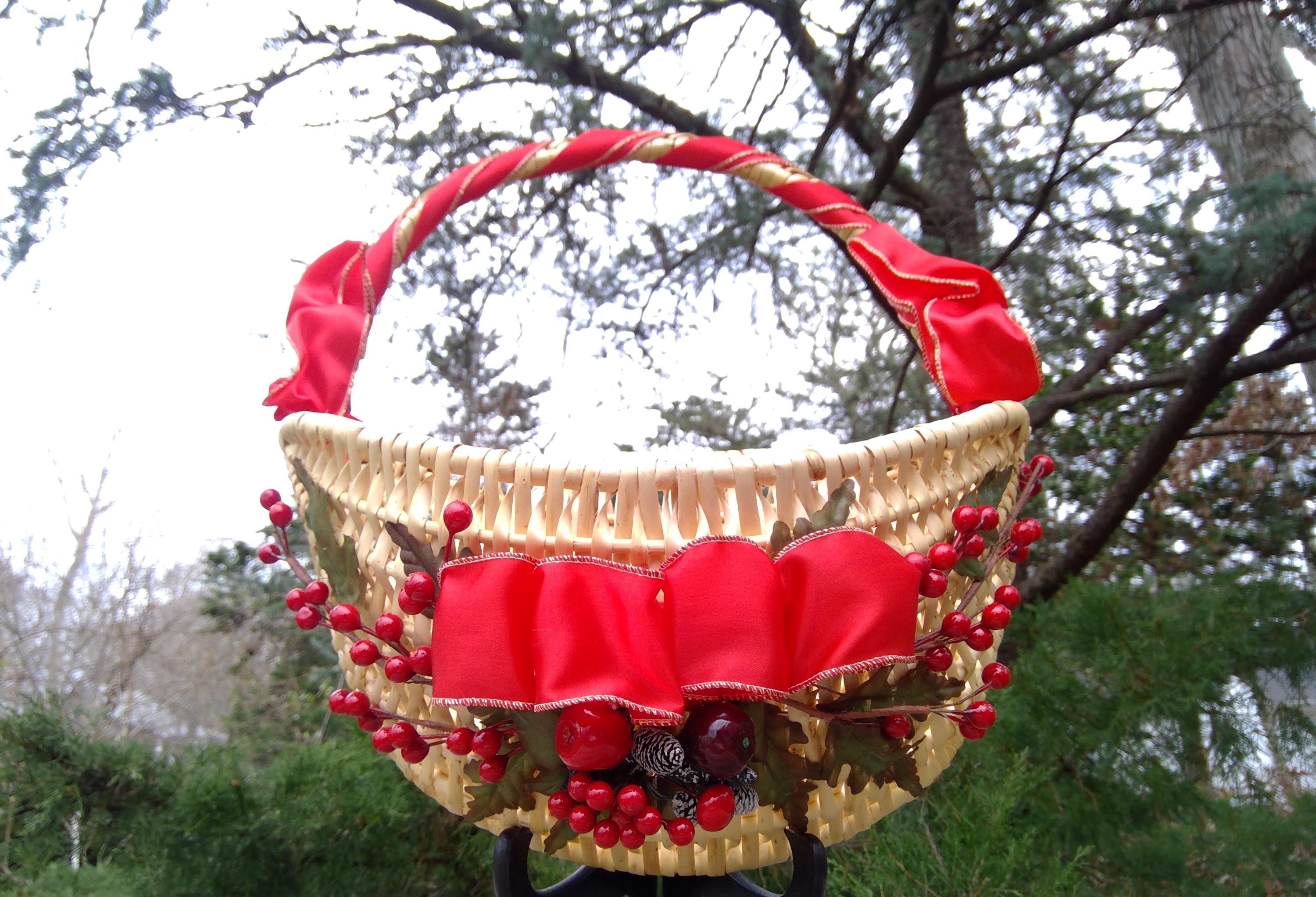 Vintage CHRISTMAS Basket Half Round Wall Decor Pocket Door Flat Back ...