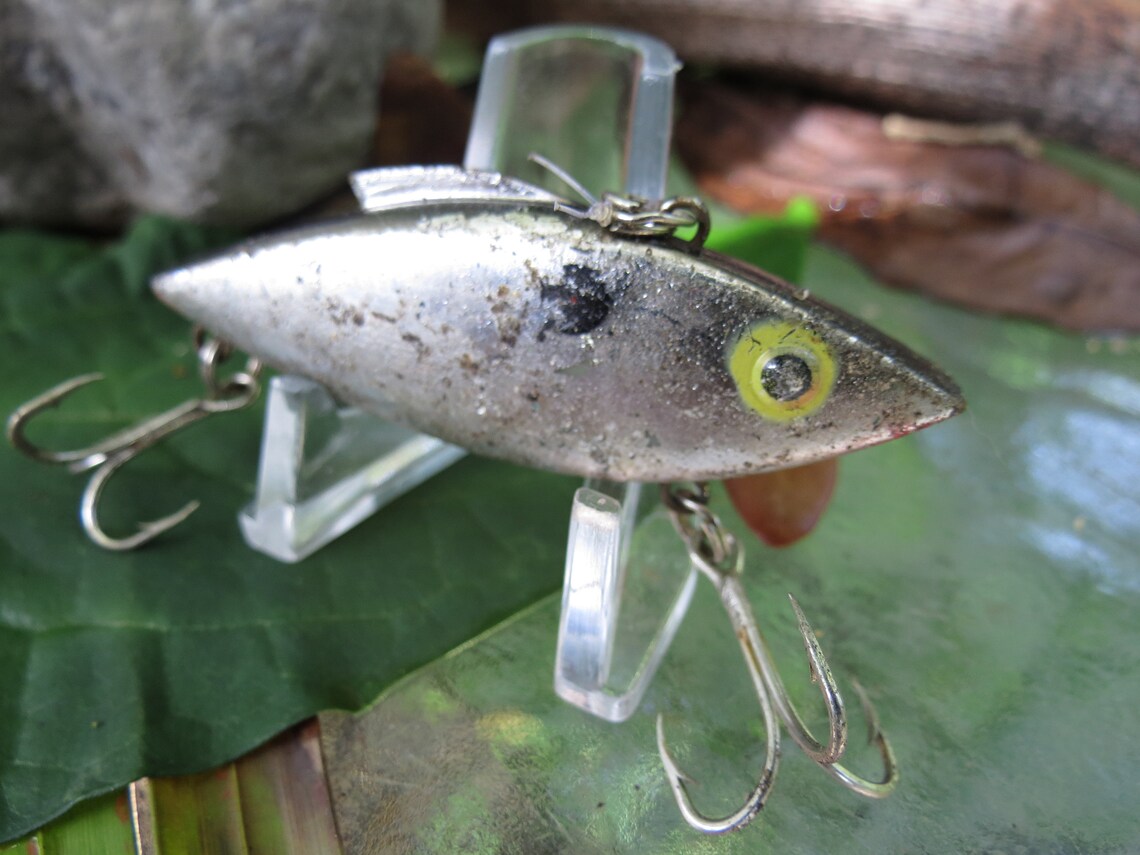 Silver Plastic Fishing Lure Rattles Antique - Etsy.de