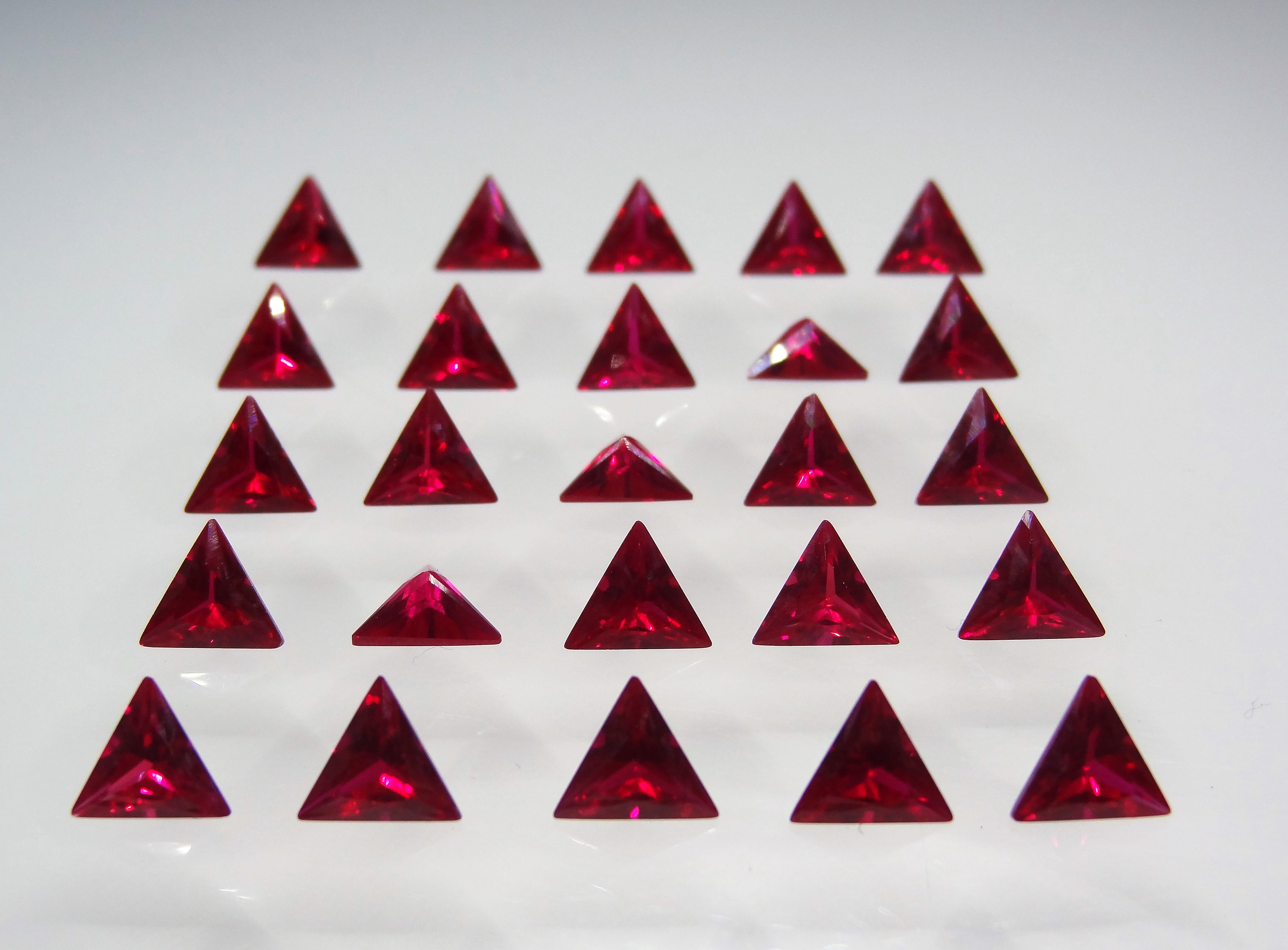 Red Ruby Triangle Cut Shape SIZE CHOICE Loose Stones Corundum - Etsy