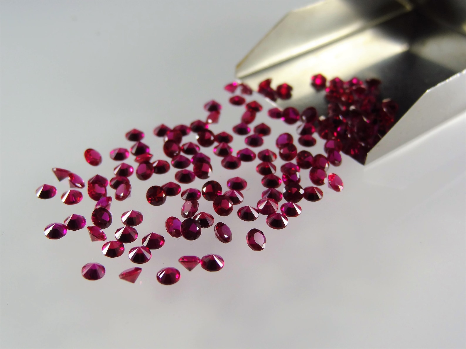 Red Ruby Round Brilliant Cut SIZE CHOICE Loose Stones High Quality ...