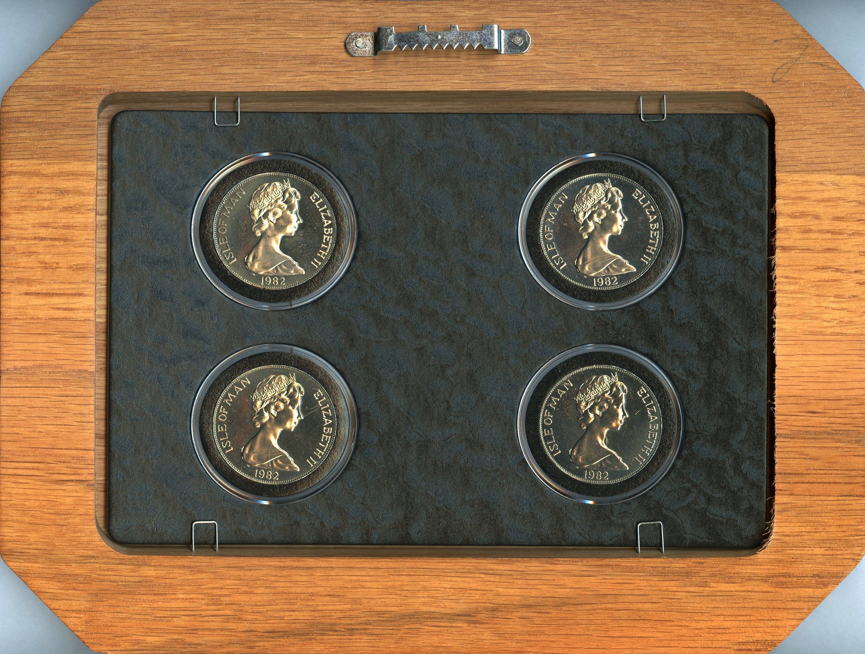 1982 Isle of Man Coin Set – Manx Maritime Heritage, Oak Display - Etsy