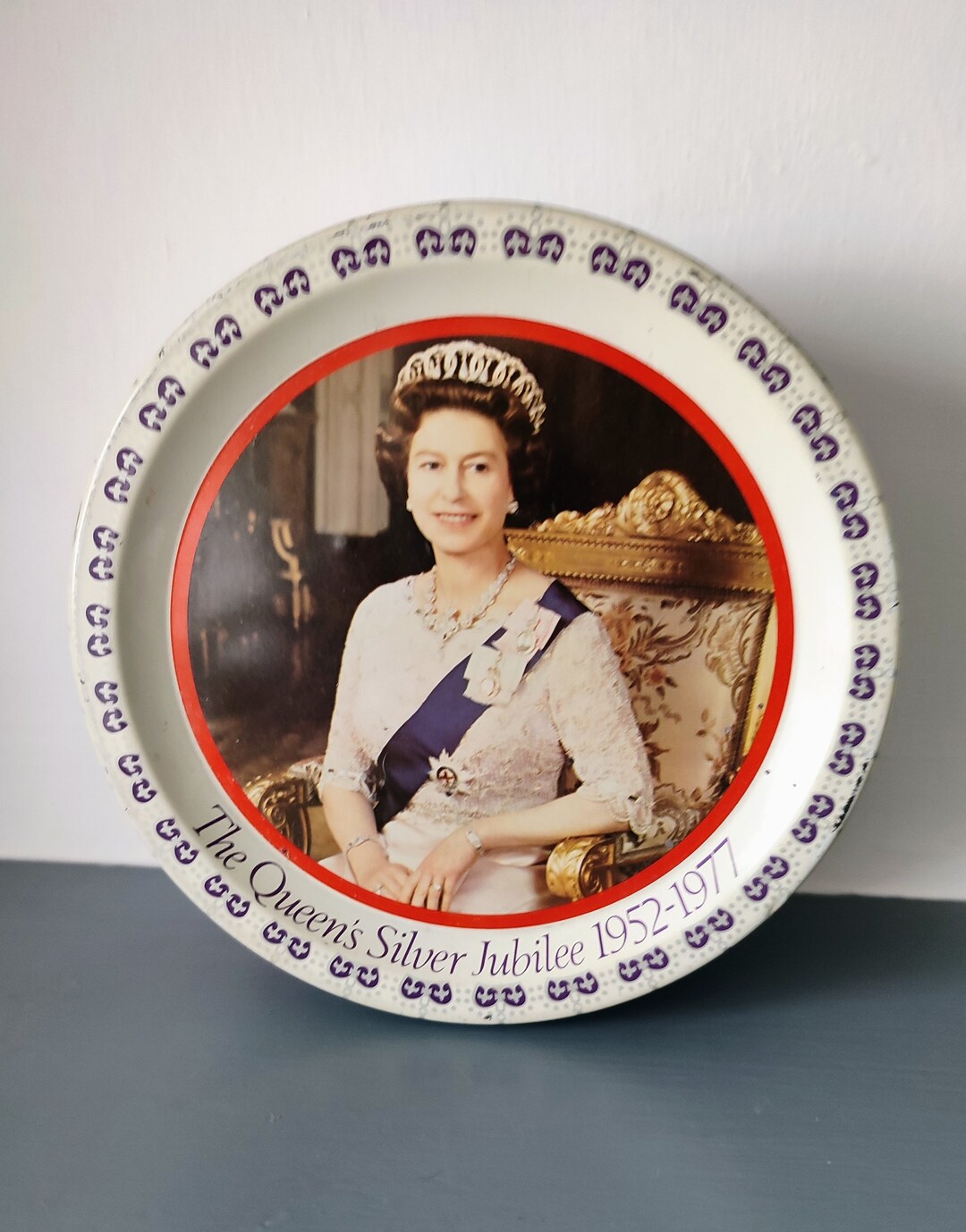 Queen Elizabeth Tin, Vintage Queen Tin, Queen Elizabeth 2nd ...