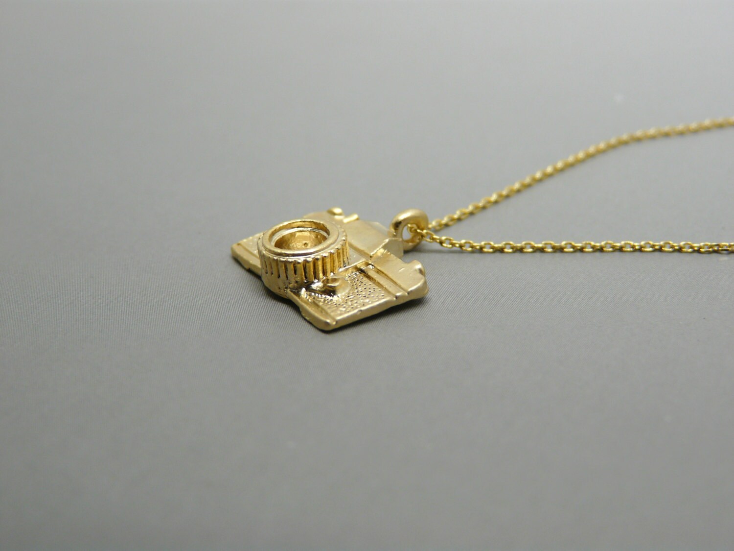 Camera Necklace, Photographer Gift, Gold or Silver Camera Pendant ...