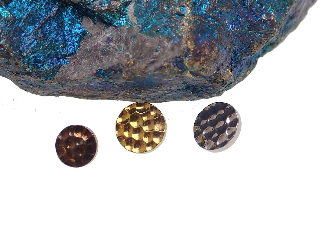 14g and 16g Internally Threaded Titanium Hammered Labret & Dermal Tops ...