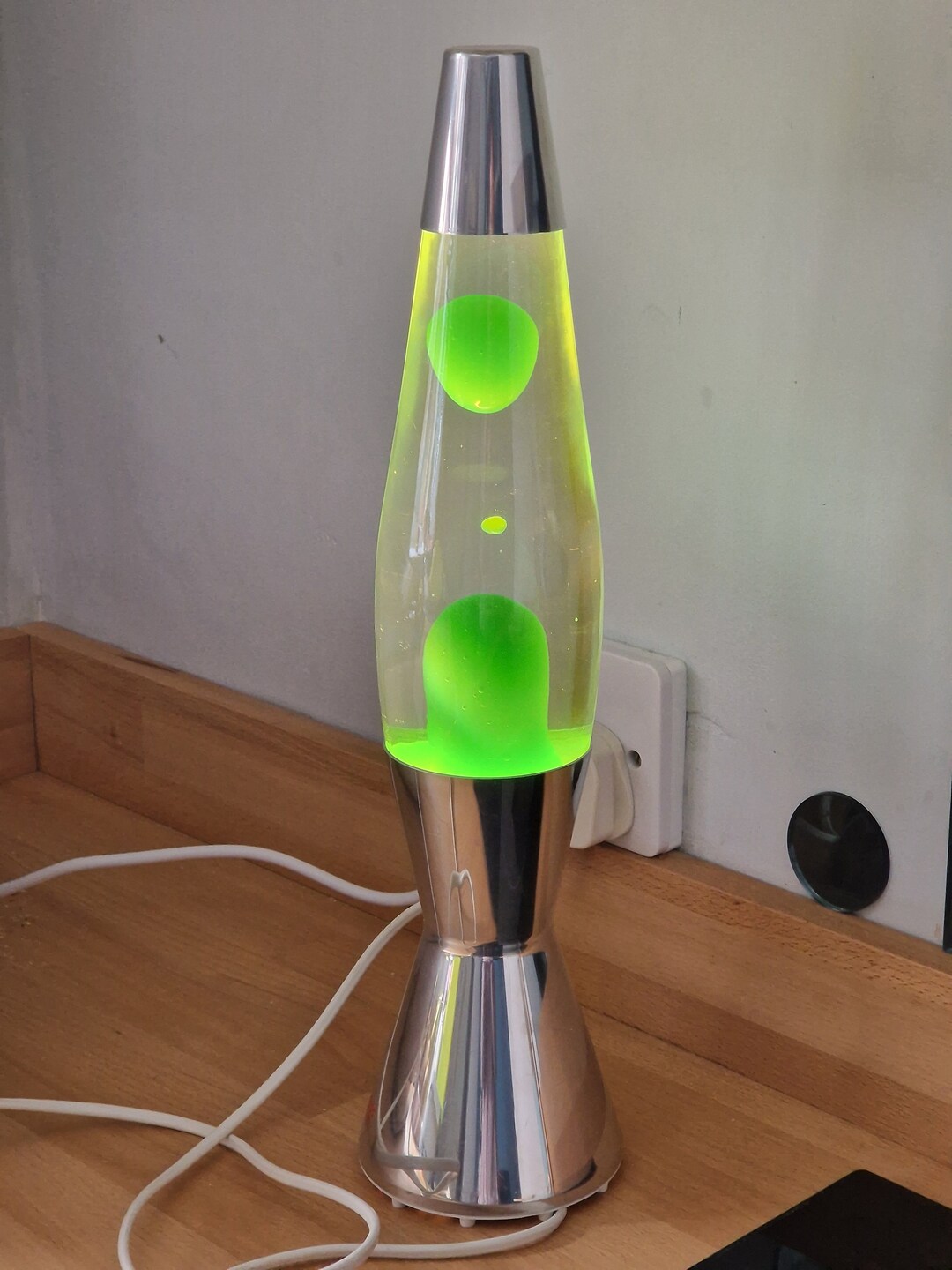 Original Mathmos Vintage 60s Green/ Clear Lava Lamp. Silver Base. Fully ...