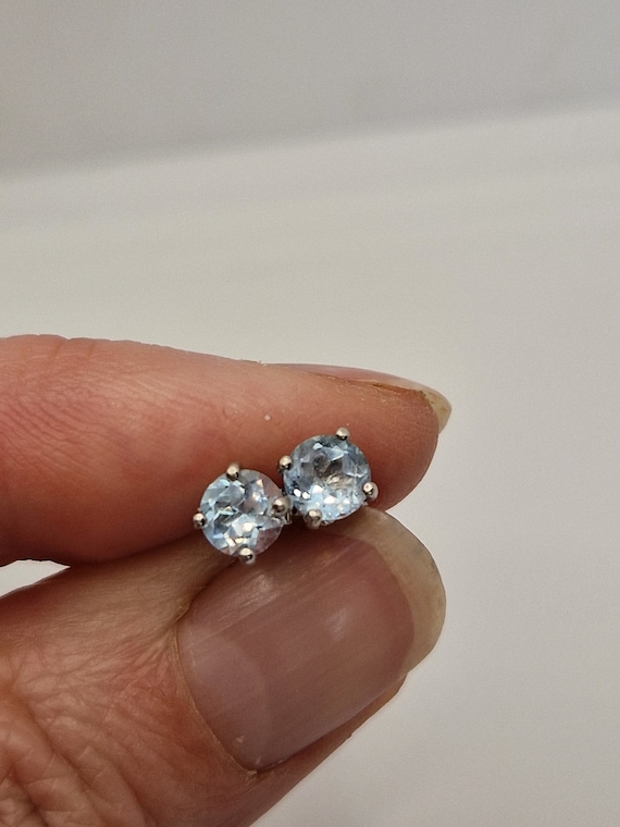 2 carat white topaz stud earrings price store