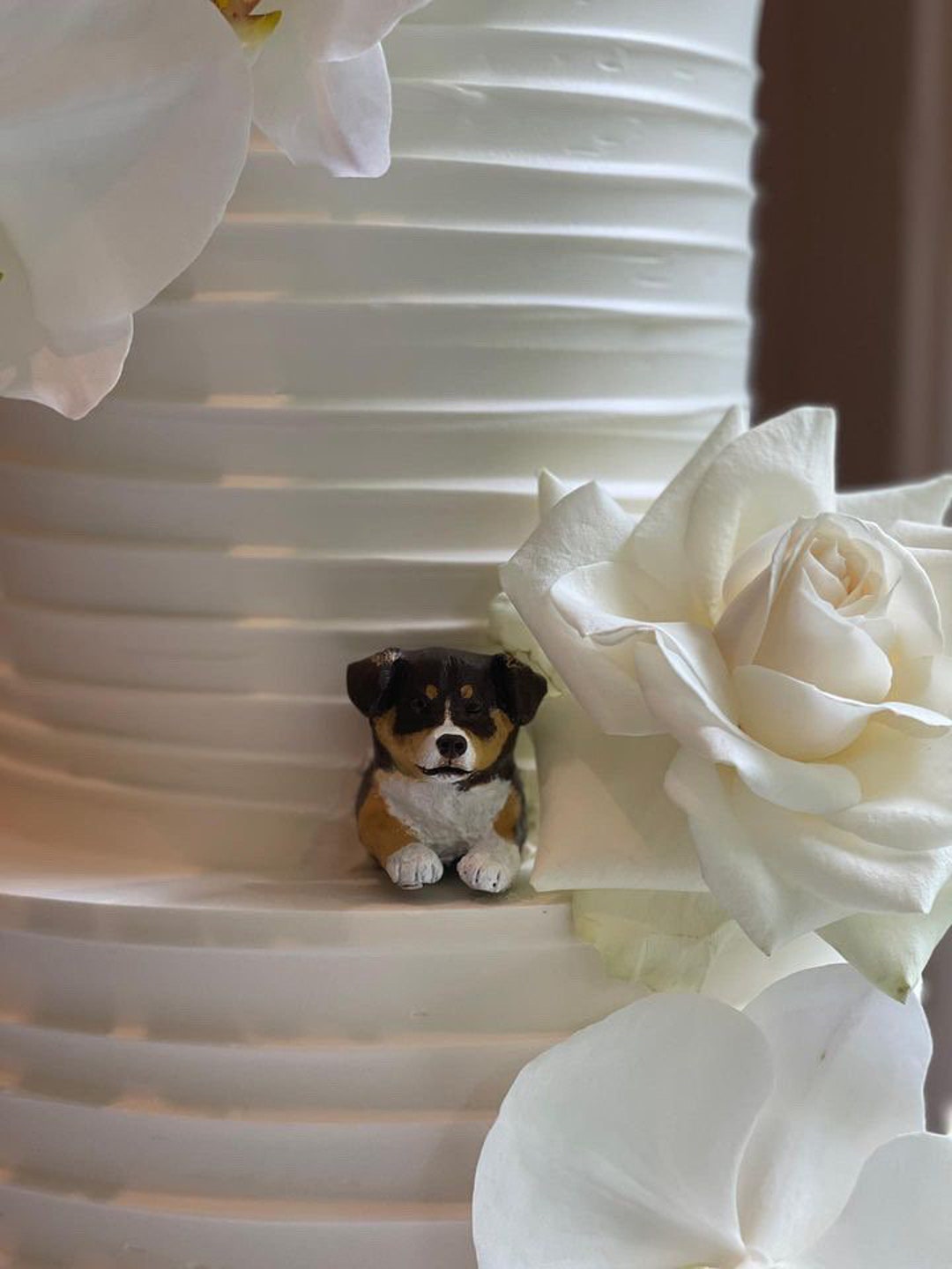 Personalised Dog Figurine Peeking Out of Wedding Cake, Custom Wedding ...