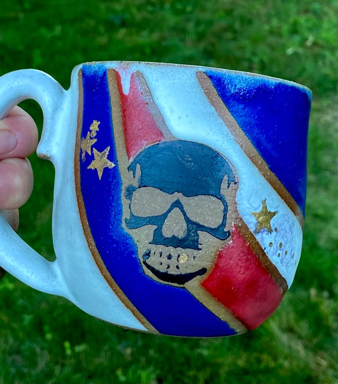 Large 14 Oz. Gold Tooth Skull Mug, Creamy Groovy Waves, Brown Stoneware ...