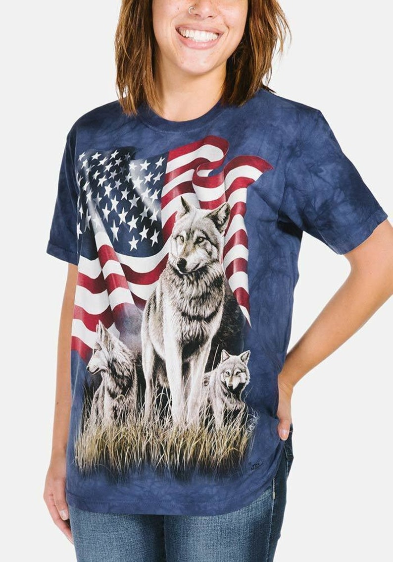 Wolf American Flag Howling Wild Wolves Pack Loyal Gray Wolf Dog Freedom ...