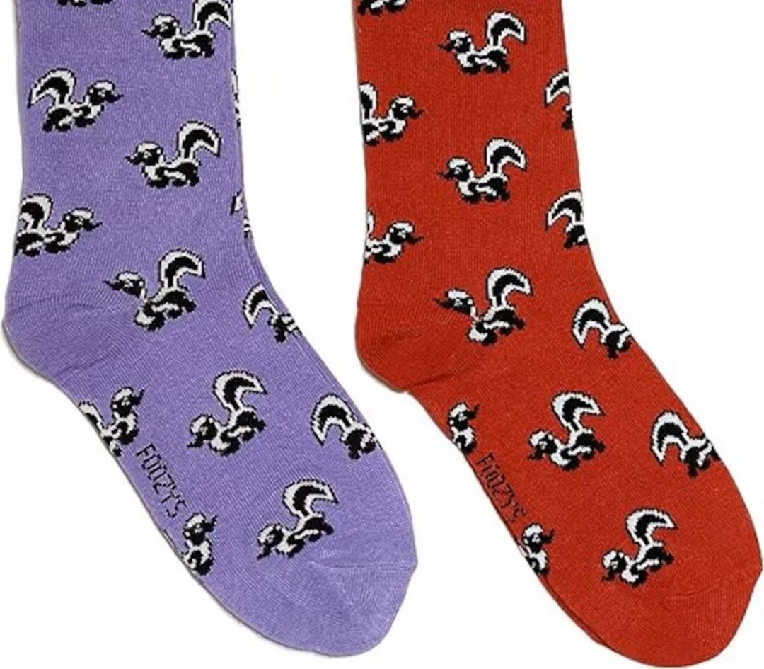 Skunk Stink Strong Smell Weasel Spraying Animal 2 Pairs Women's Socks ...