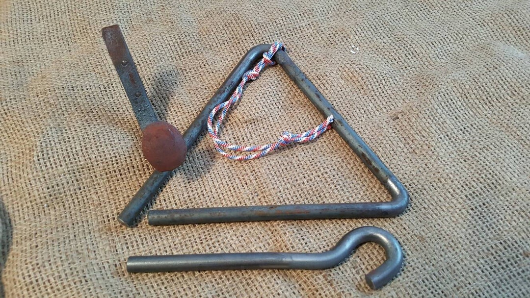 Triangle Dinner Bell Western Chuck Wagon Bell Farm Cowboy Ranch Rustic ...