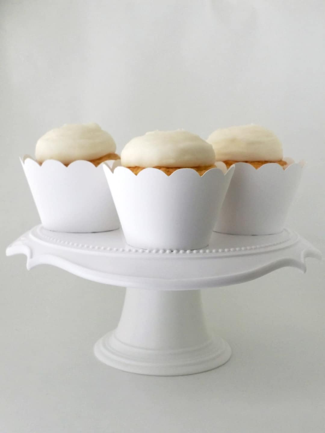 12 White Cupcake Wrappers | Standard Sized | White Wedding, Winter ...