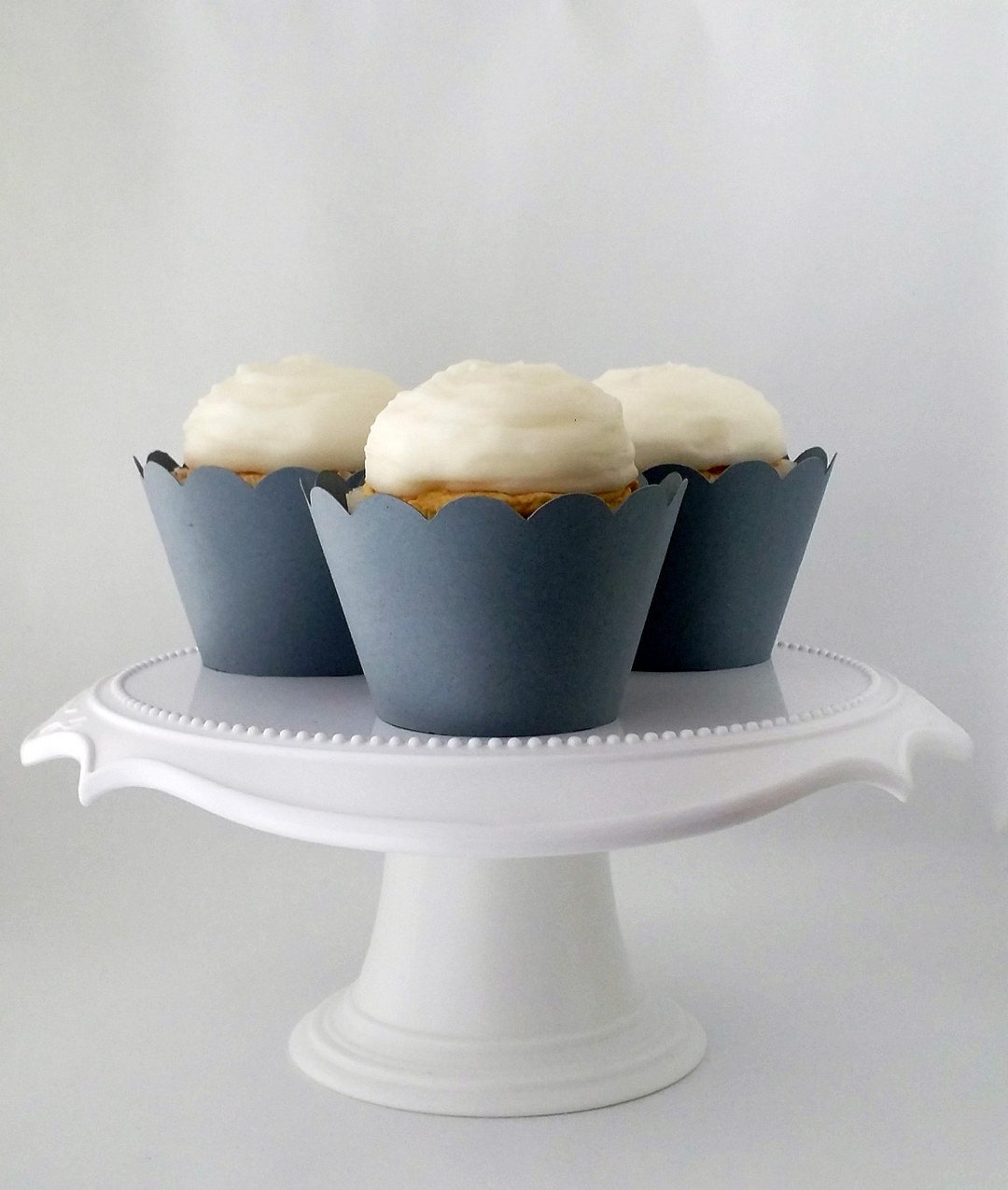 12 Gray Cupcake Wrappers | Standard Sized - Grey Cupcake Wrappers - Set ...