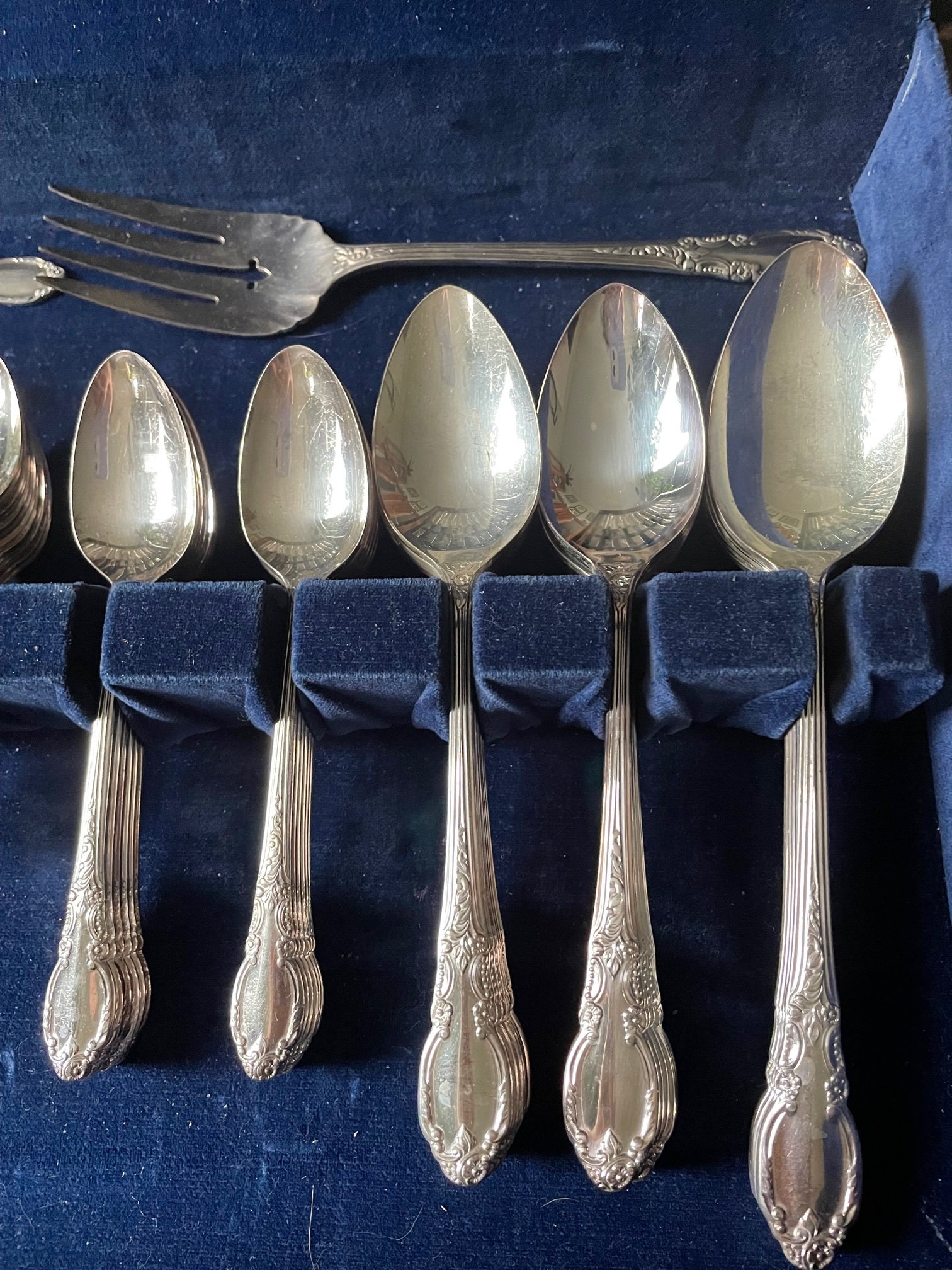 1847 Rogers Oneida Silver Plated Flatware Enchantment Pattern Set for ...