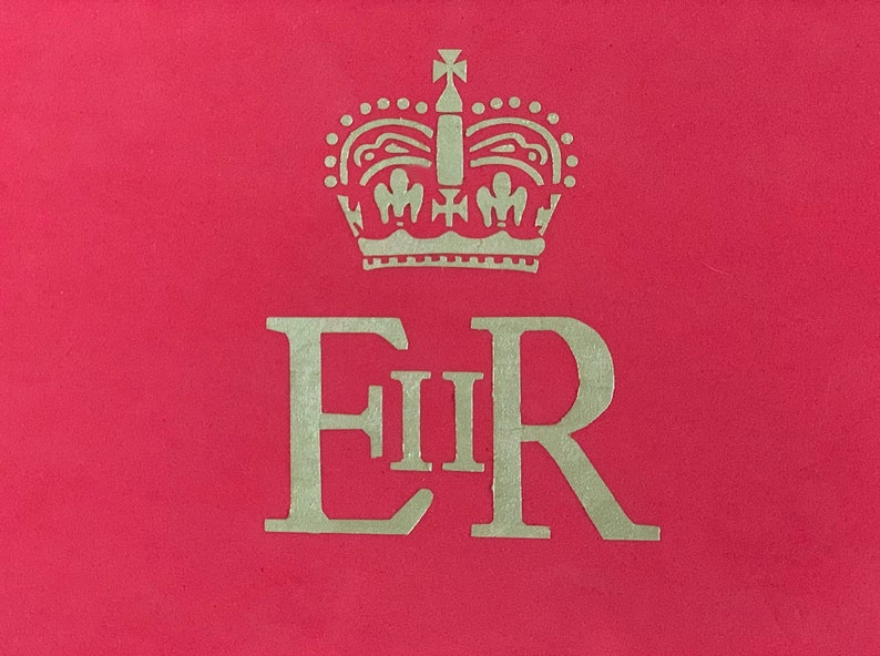 EIIR Royal Cypher Stencil + Wishing Mailbox Tutorial - London Party ...