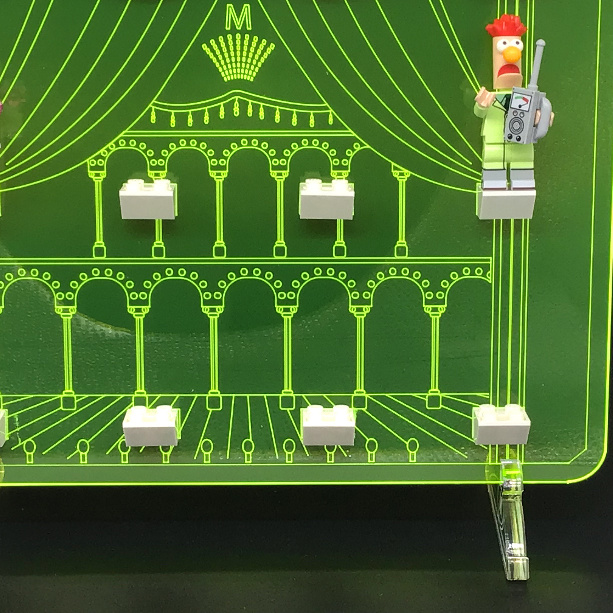 Muppet Lego Character Stage Perspex Display Stand With Feet. Takes 12 ...