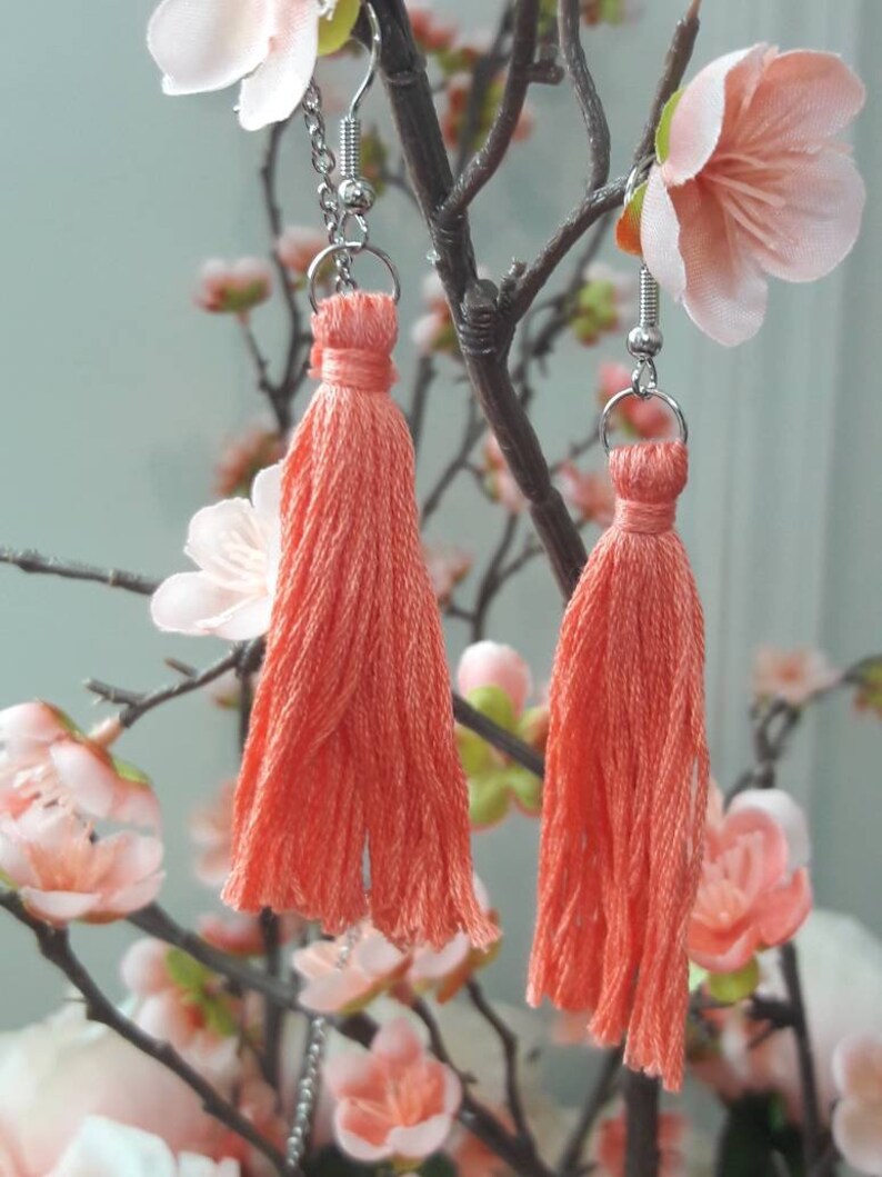 Minimalist Tassel Necklace: Woman and Girls Sizing - Etsy