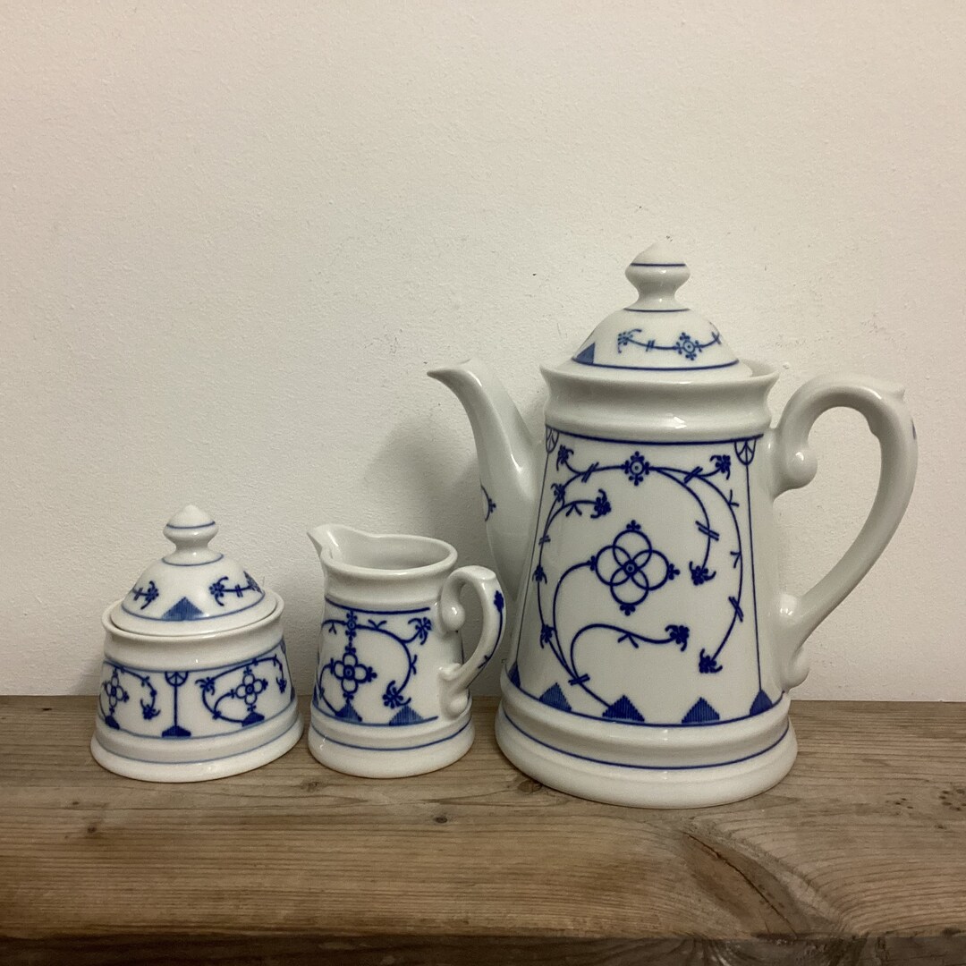Winterling Strawflower Tea Set: Indian Blue Coffee Pot, Milk Jug, Sugar ...