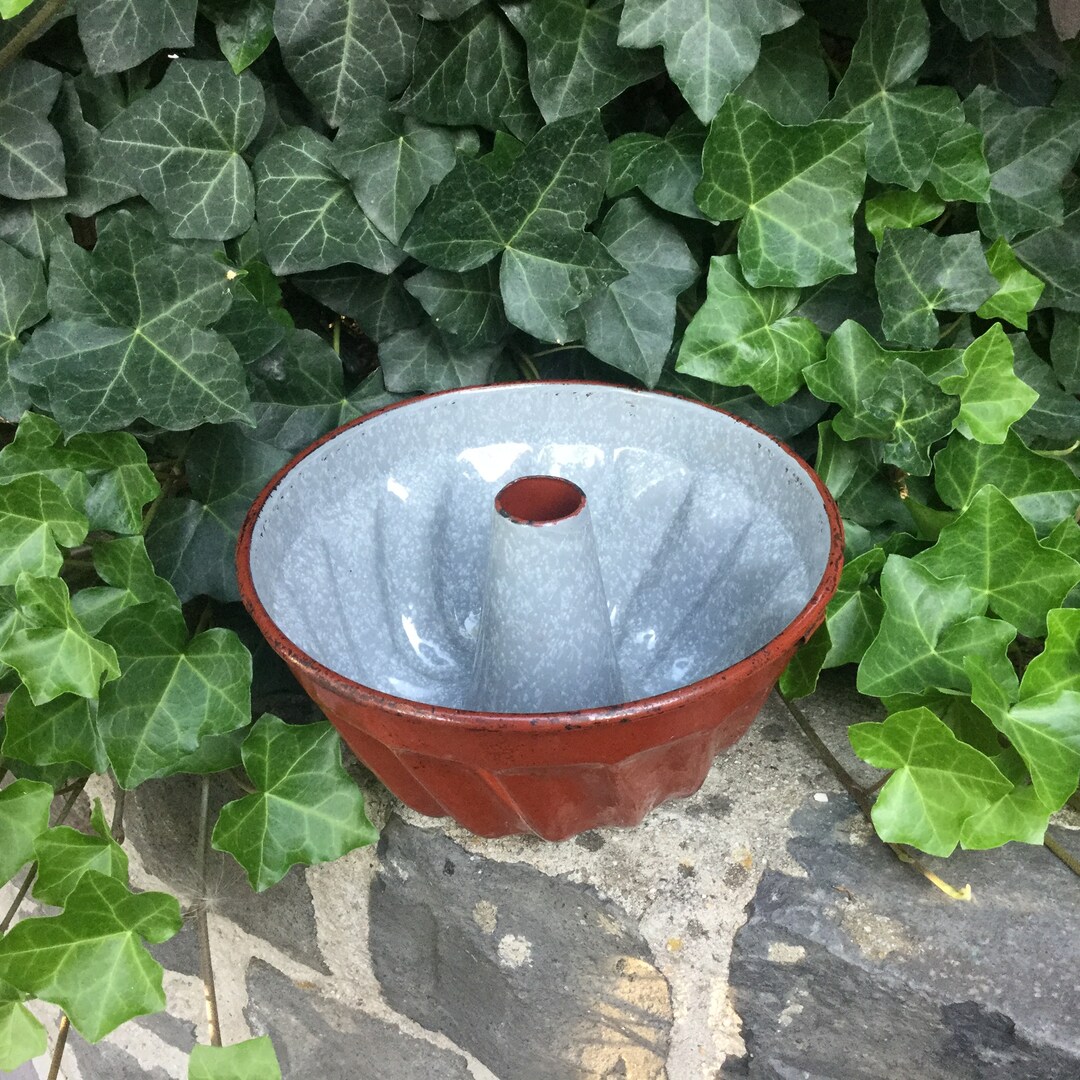 Savarin Baking Pan Antique Enamel Bundt Gugelhupf Mold Rustic Planter ...