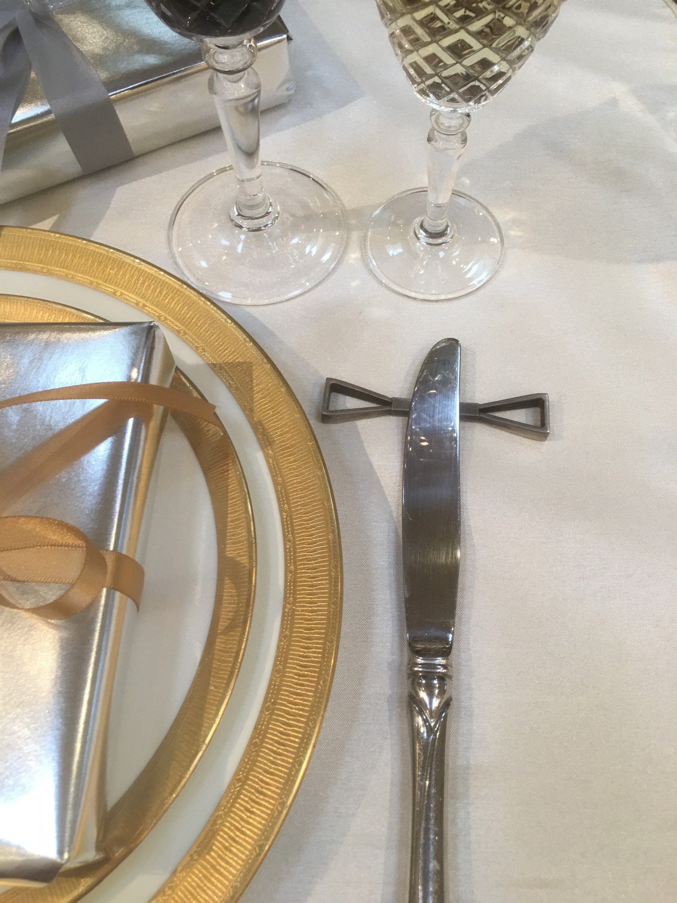 Rustic Bow Tie Pewter Knife Rests. - Etsy