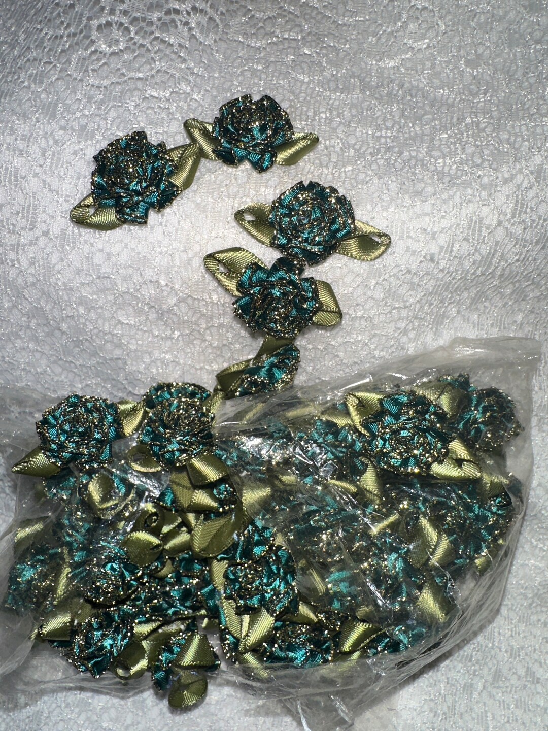 Ribbon Rose Hunter Green With Gold Package of 90 - Etsy