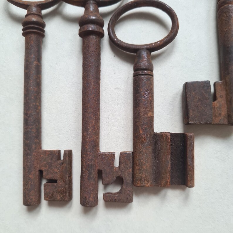 Vintage Wrought Iron Key/antique Skeleton Lock/19th Century 1800/rustic ...