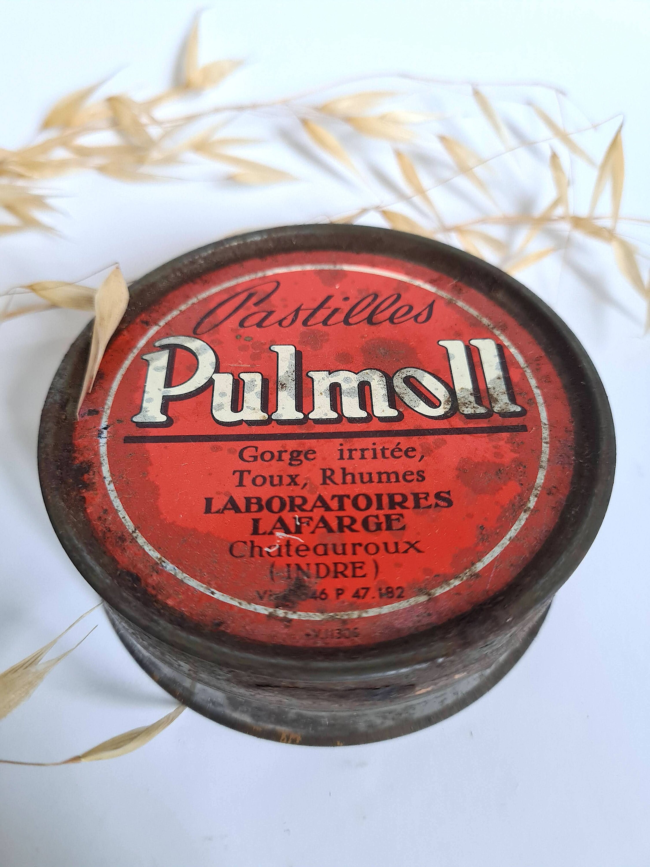 Vintage Box Sheet Metal Metallic Round Red Pellets Pulmoll - Etsy