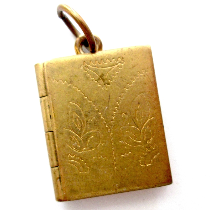 Tiny Vintage Locket - Etsy