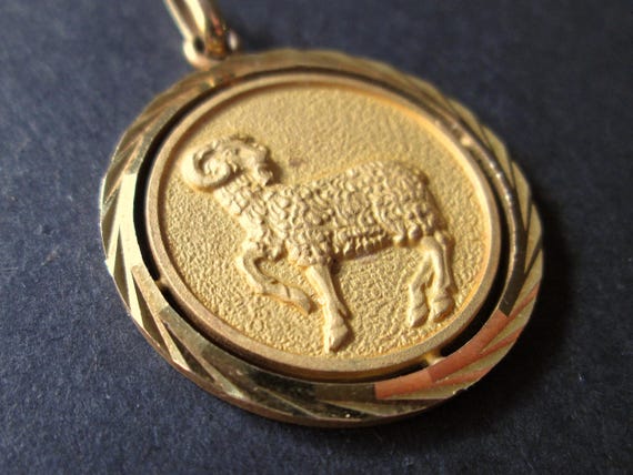Vintage Medallion Pendant Aries Zodiac Sign Symbol Ra… - Gem