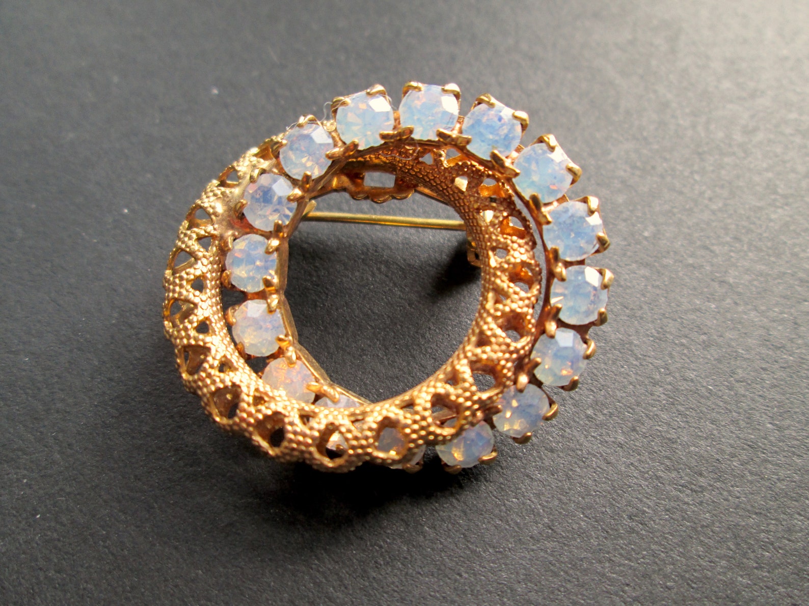 Beautiful Vintage Circles Double Loop Knot Brooch Pin Textured Gold ...