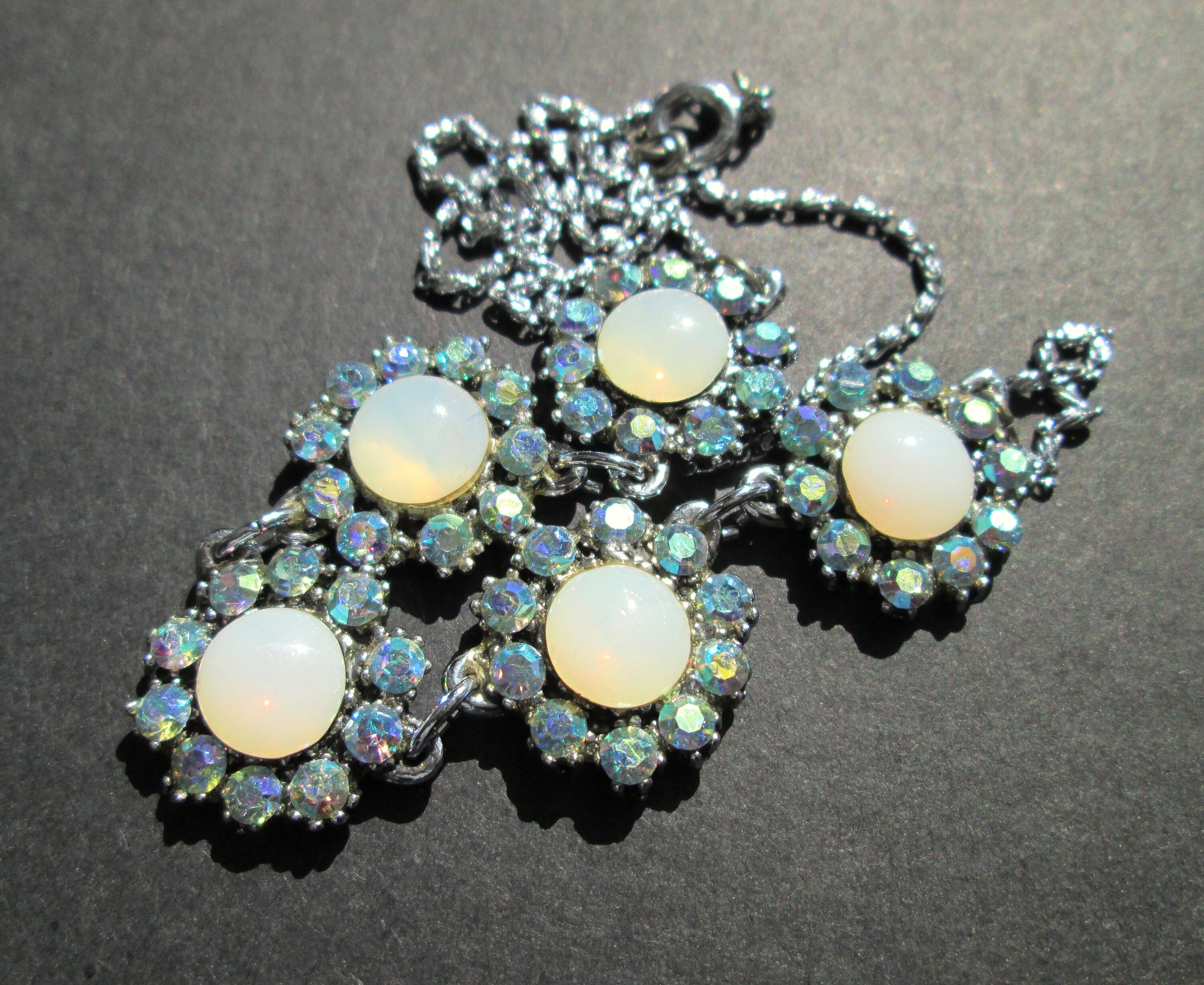 Pretty Vintage Sparkly Glowy Chain Necklace Silver Tone Chain ...