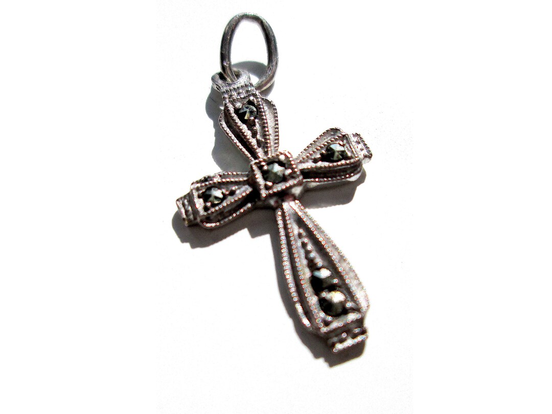 Beautiful Vintage Cross Pendant Stamped Marked STERLING 1.1g 925 Silver ...