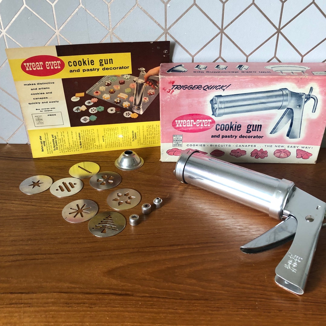 Vintage Wear-ever Cookie Gun and Pastry Decorator, Trigger Quick Cookie ...