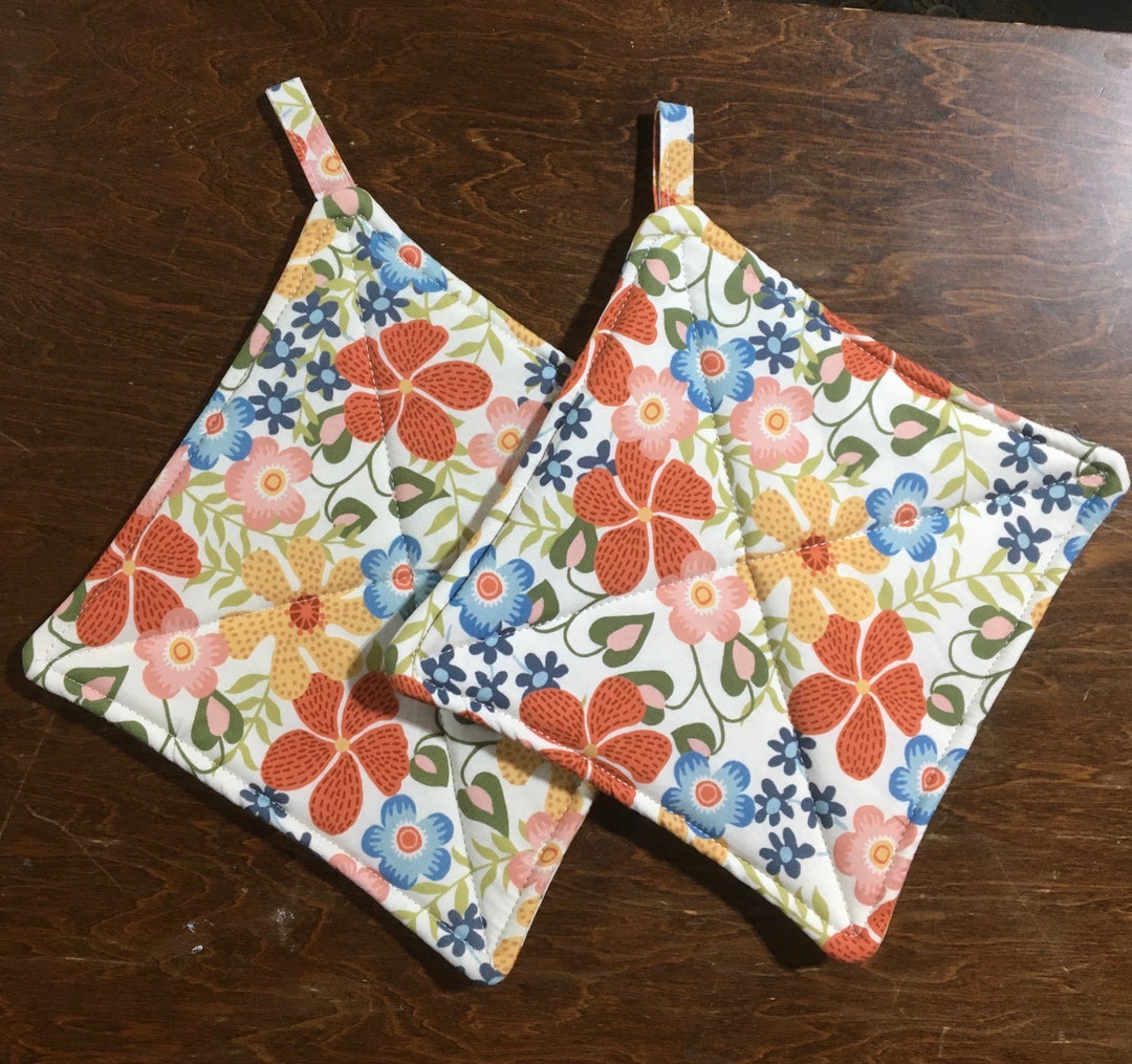 Flower Potholder. Spring Hotpad. 60s 70s Decor. Floral Trivet. Set of 2 ...