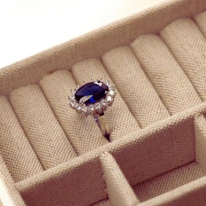 Princess of Wales Engagement Ring, Blue Sapphire Ring, Oval Cut ...