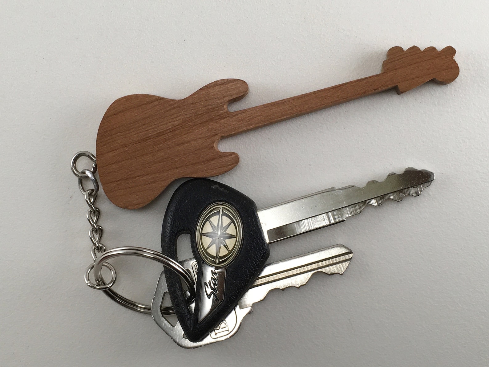 Cherry Wood Bass Guitar Keychain in Fender Jazz Style - Etsy Denmark