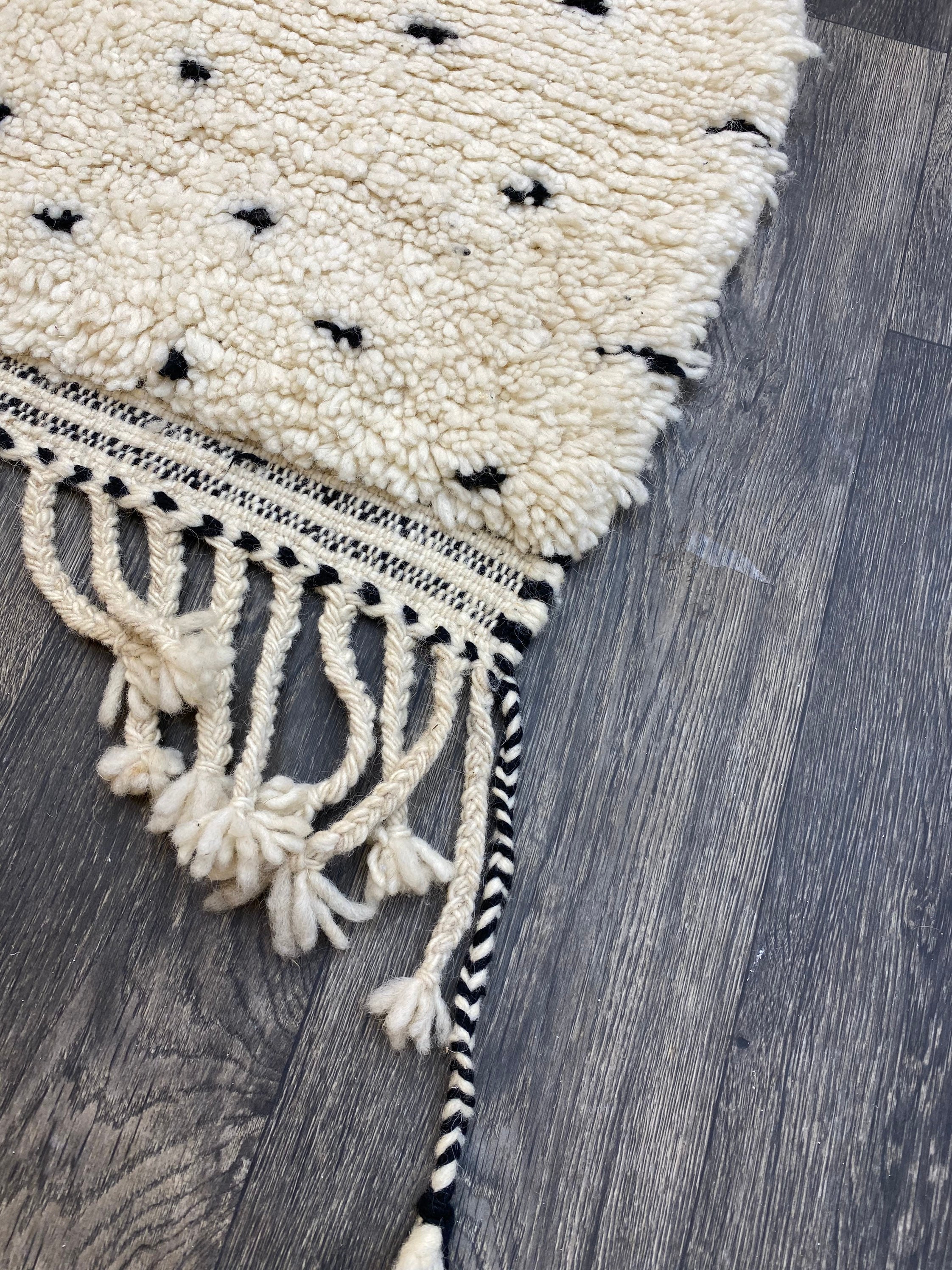 Gorgeous rug wool rug handmade wool 4.9 ft x 4 ft 145 | Etsy