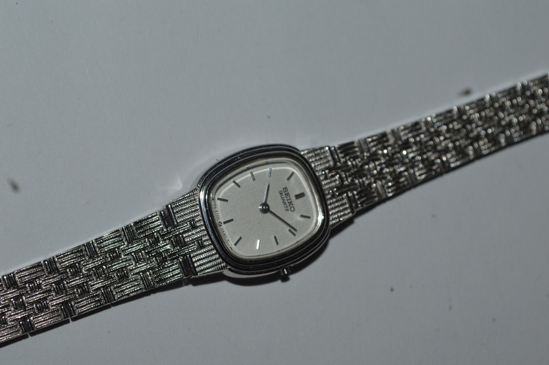 Vintage SEIKO 2Y00-5A19 Quartz Watch SYR163 Dummy Salesman Sample 17 ...
