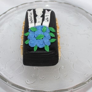 Fondant Casket Cake Topper, Mortician Graduation, Gothic Cake ...