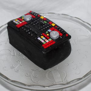 Fondant DJ Cake Topper - DJ Cake Decoration - Disc Jockey Cake Topper ...