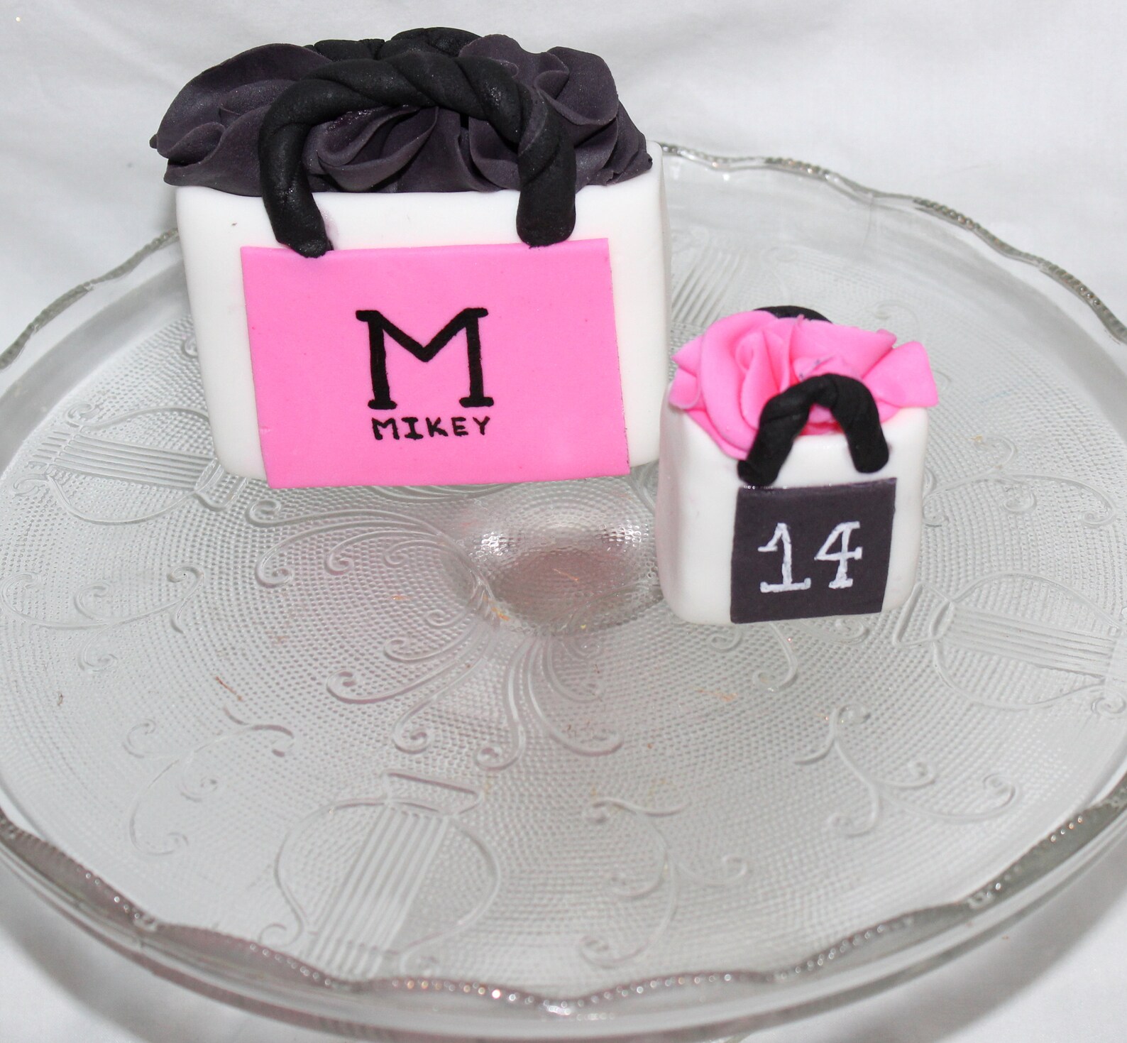 Fondant Shopping Bag Cake Topper - Shopping Theme - Fondant Designer ...